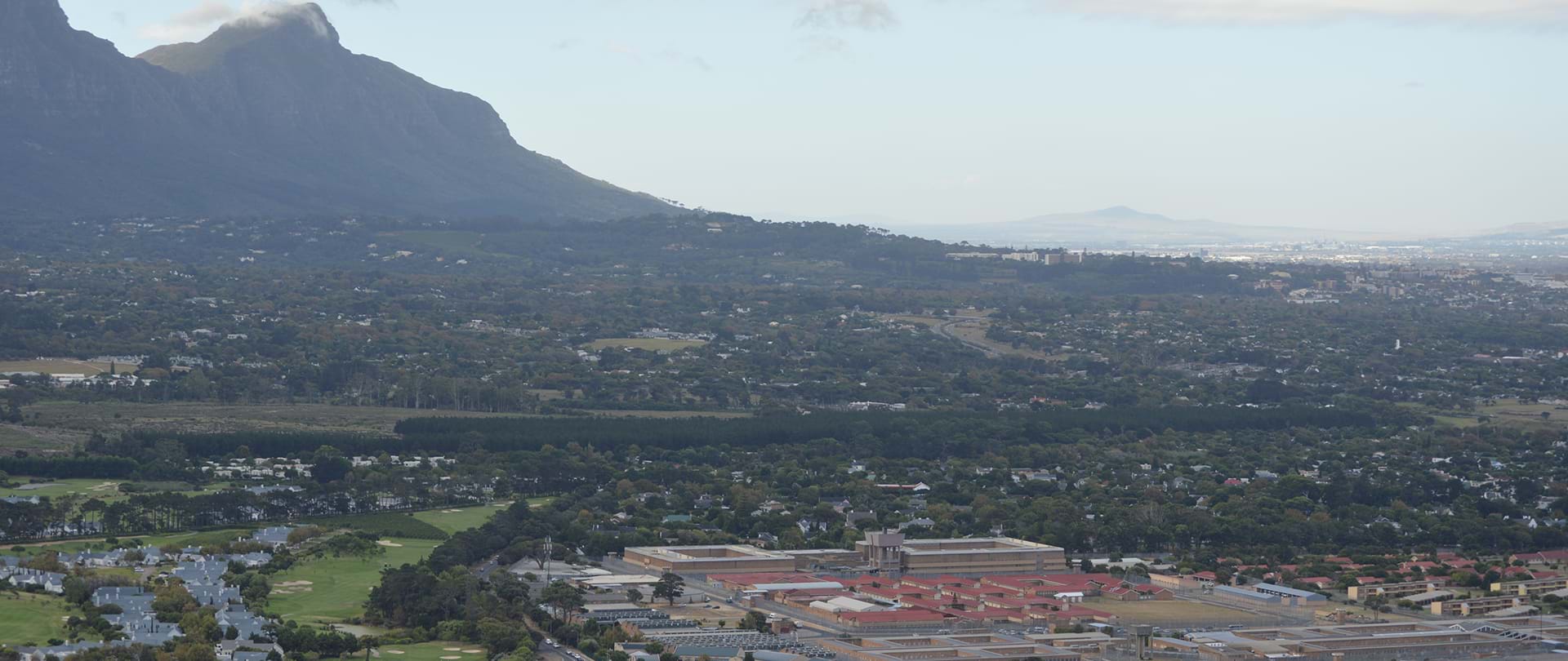 Pollsmoor Prison - ‘A tent of blue which prisoners call the sky ...