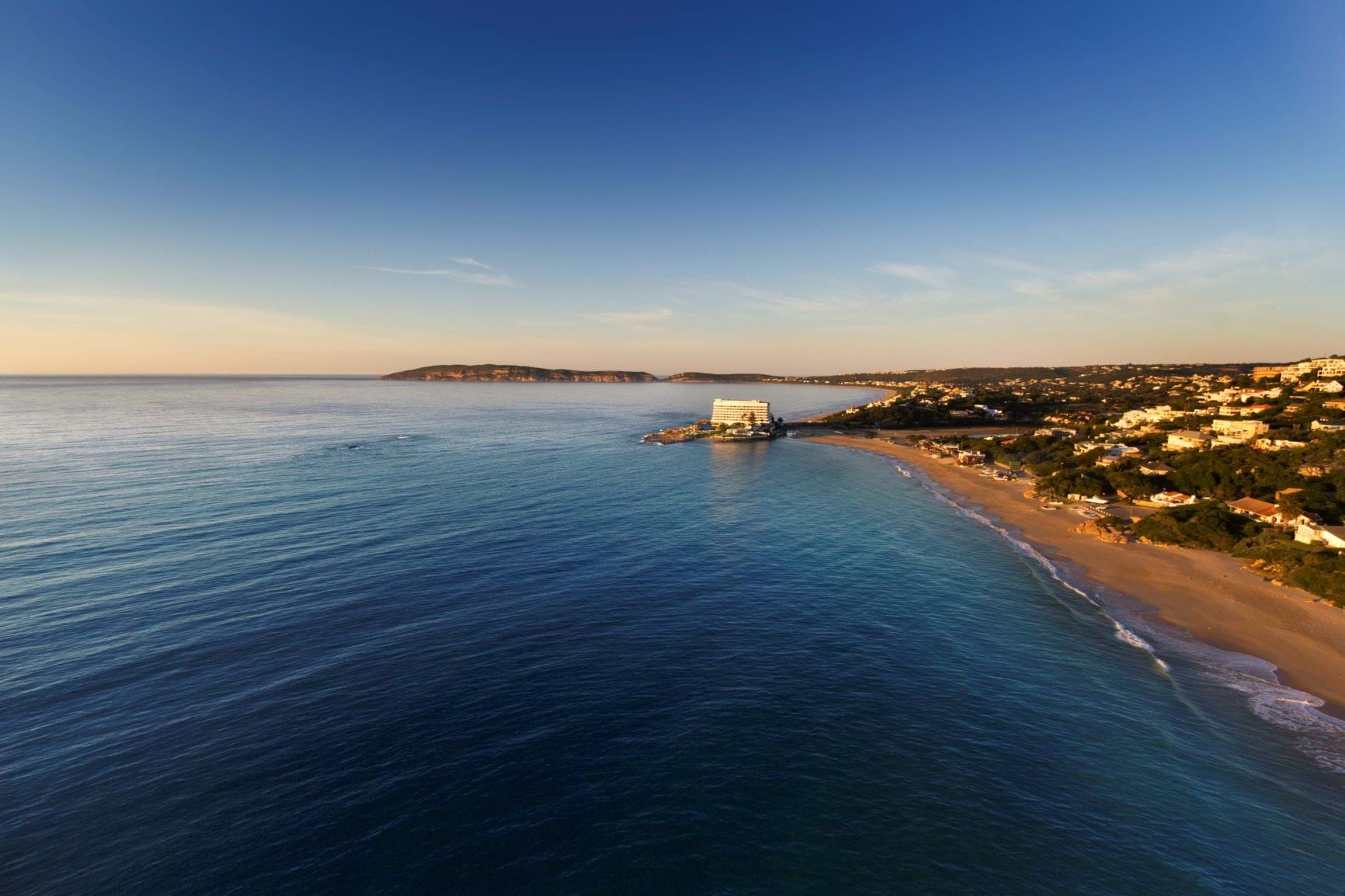 Plettenberg Bay is een populaire bestemming voor natuurliefhebbers ...